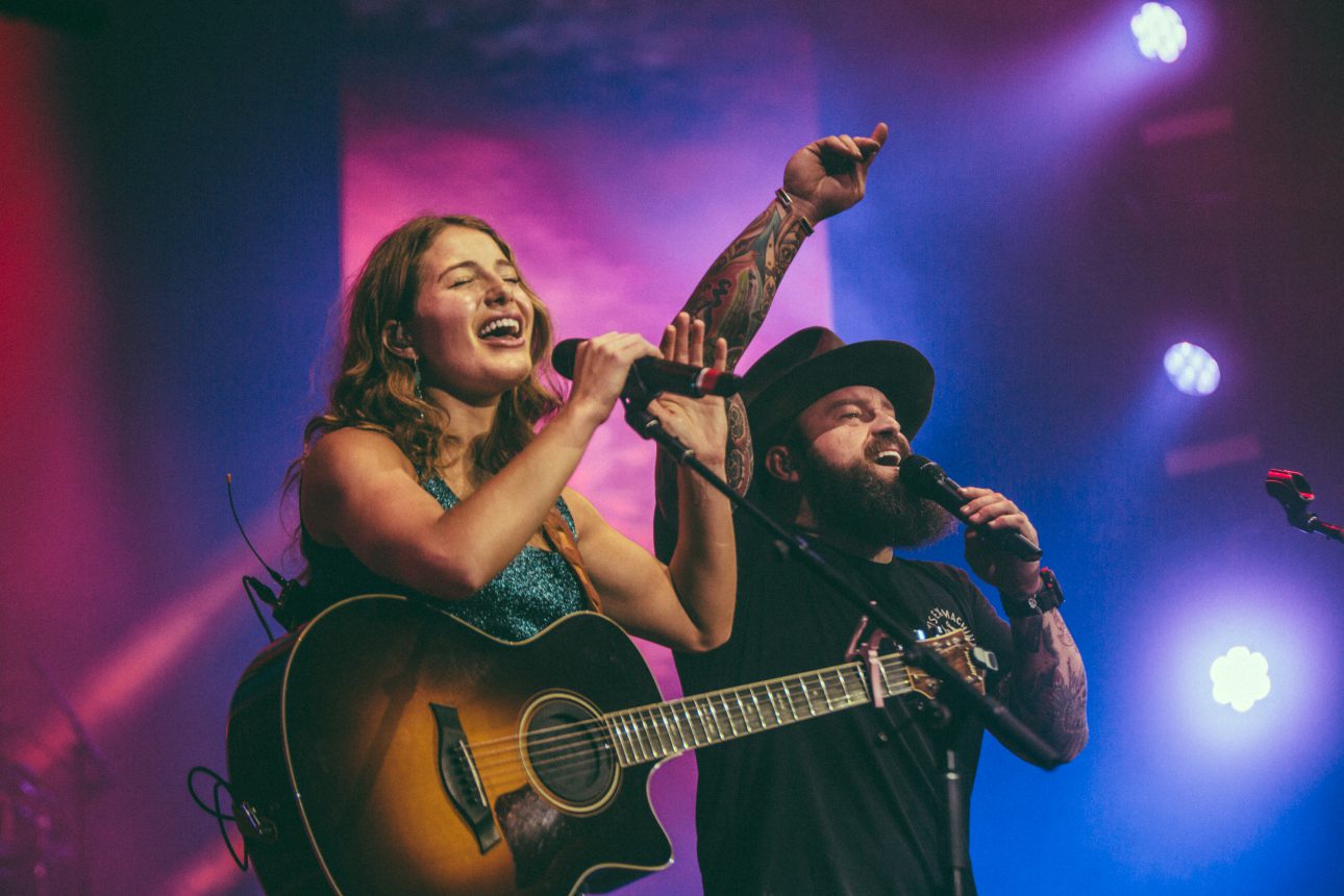 Home - Caroline Jones - The official site of singer songwriter Caroline ...